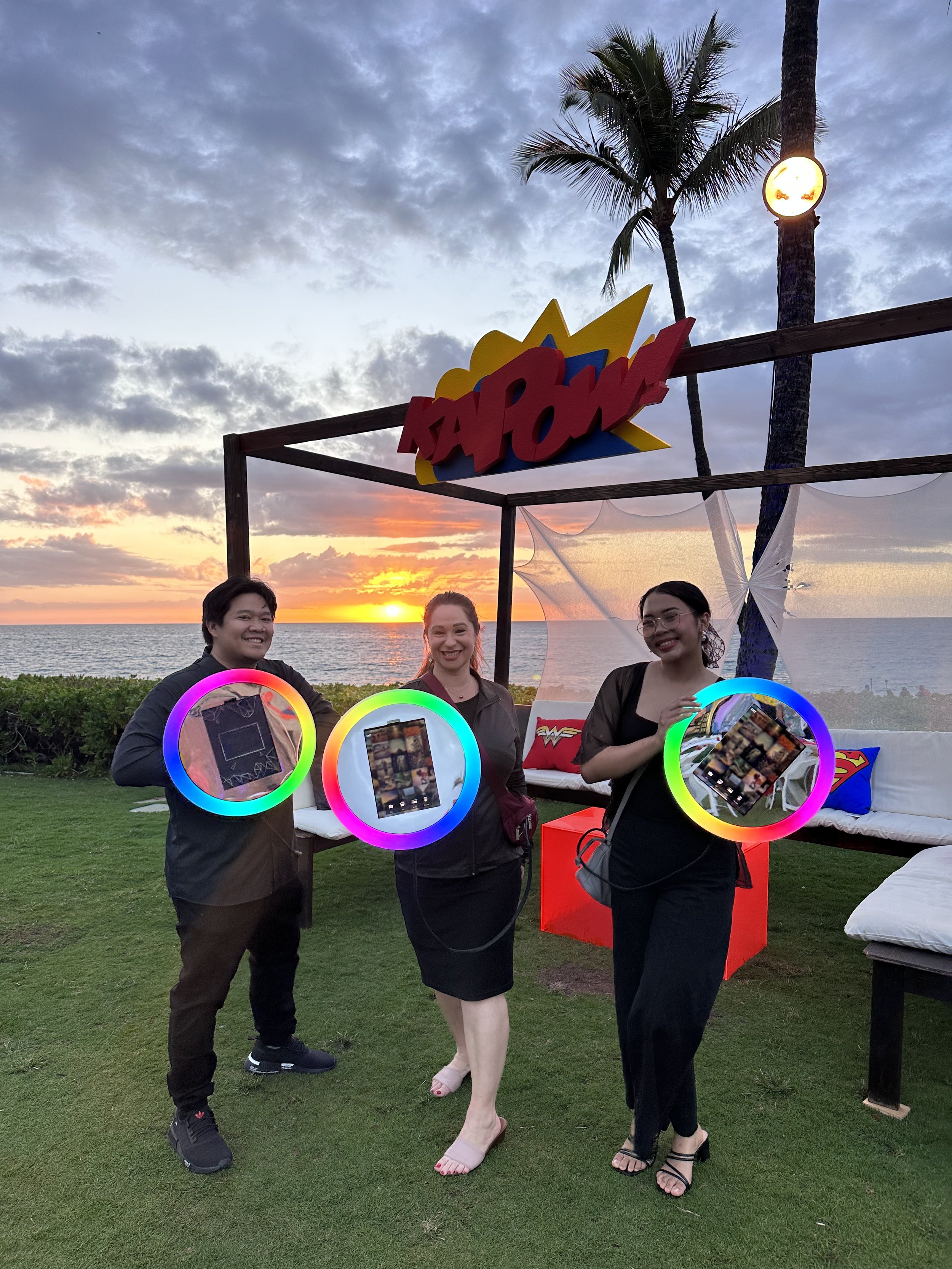 Modern Luxury Photobooth Rentals for Maui Hawaii | Spotlight Photobooth ...