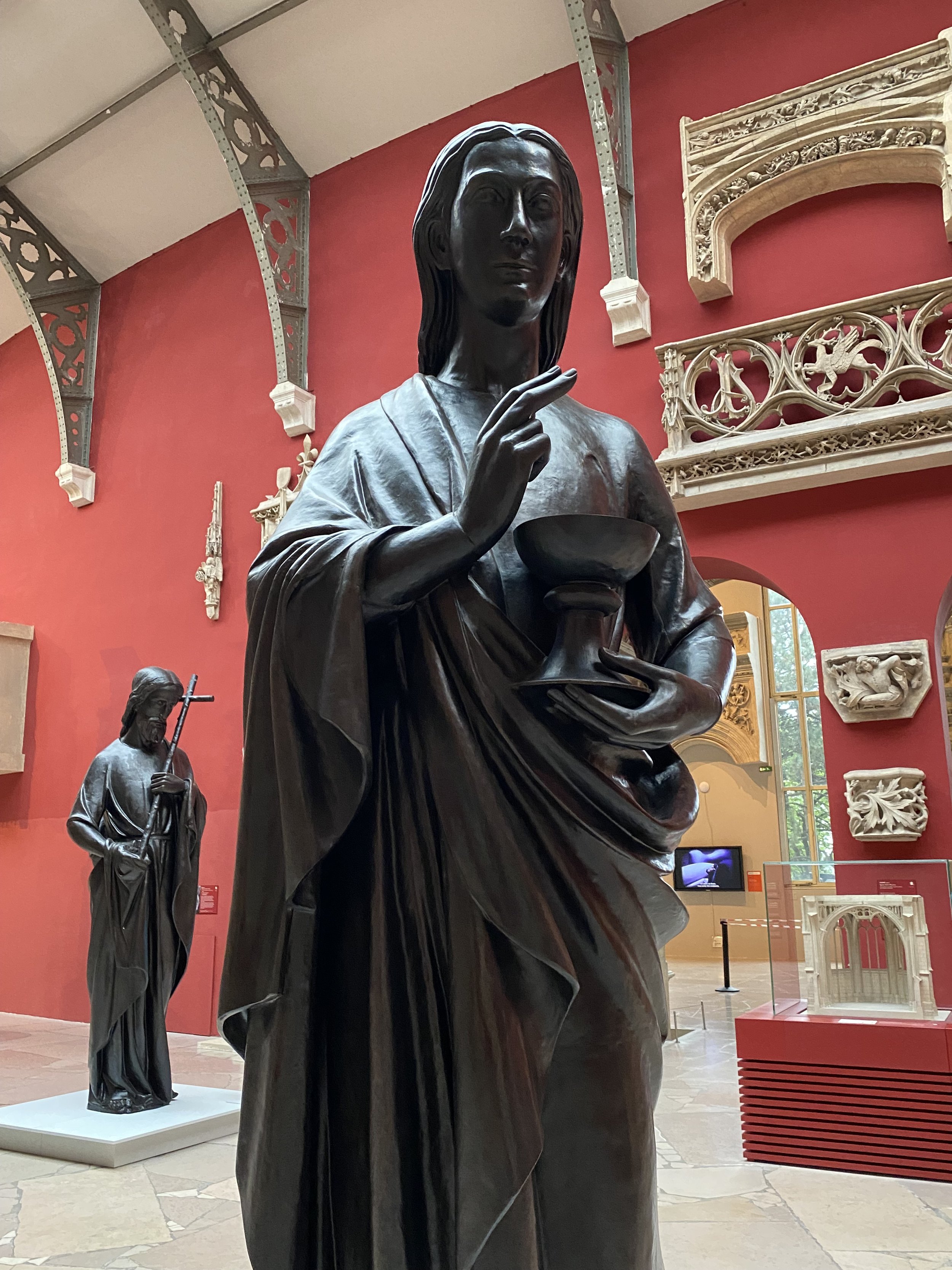 The Statues of Notre Dame — Bleu Blonde Rouge