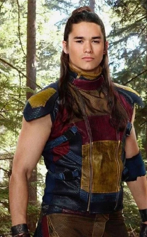 The Classic Disney Influences in the Costumes of "Descendants ...