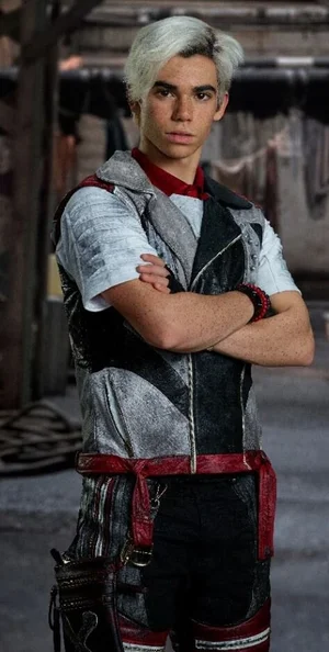 The Classic Disney Influences in the Costumes of "Descendants ...