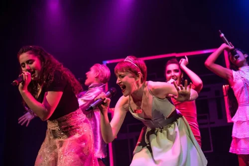 The Early Costumes of Six the Musical: From Edinburgh to Cambridge to ...