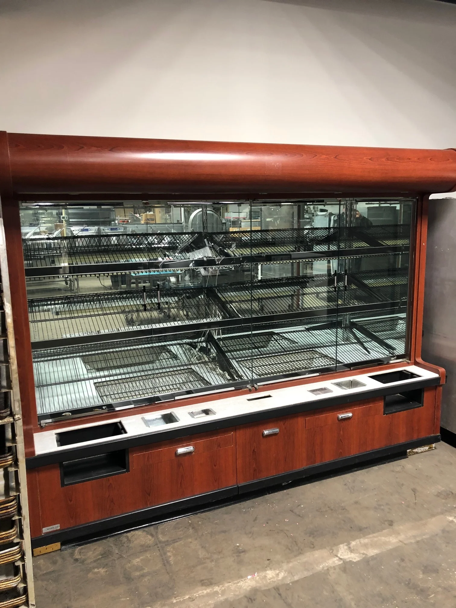 Dry Bakery Cases — DeMARTINO FIXTURES