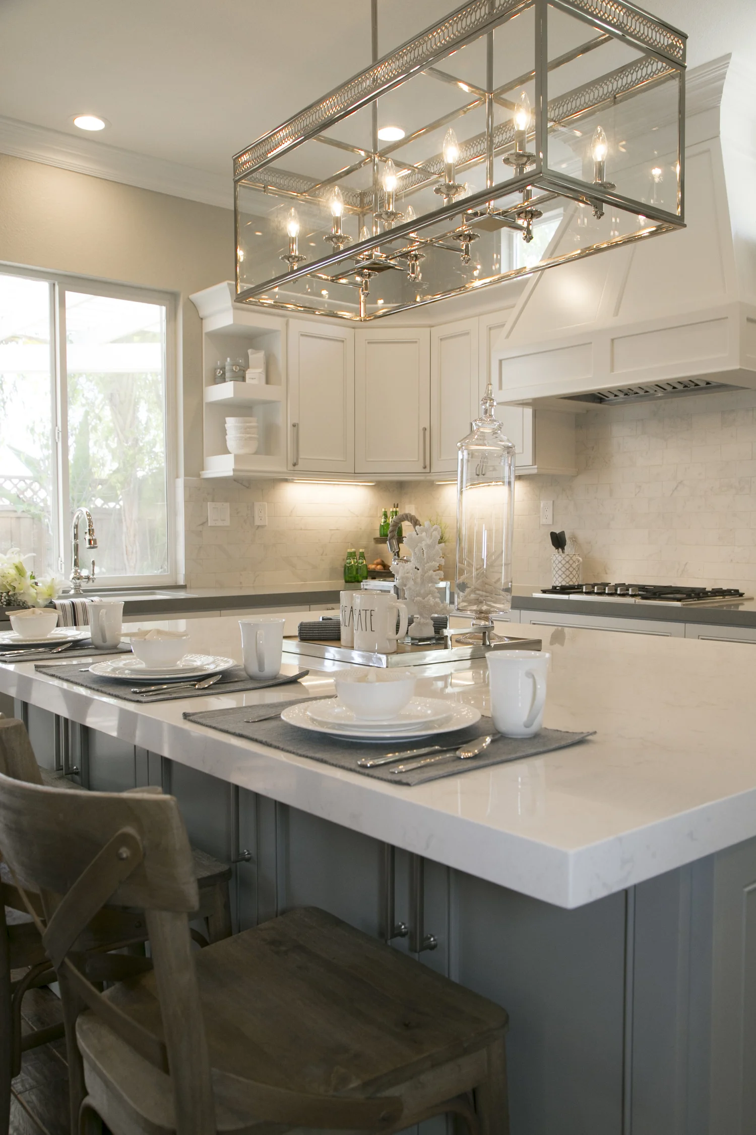 A how-to guide to kitchen island lighting | Savvy Interiors | San Diego