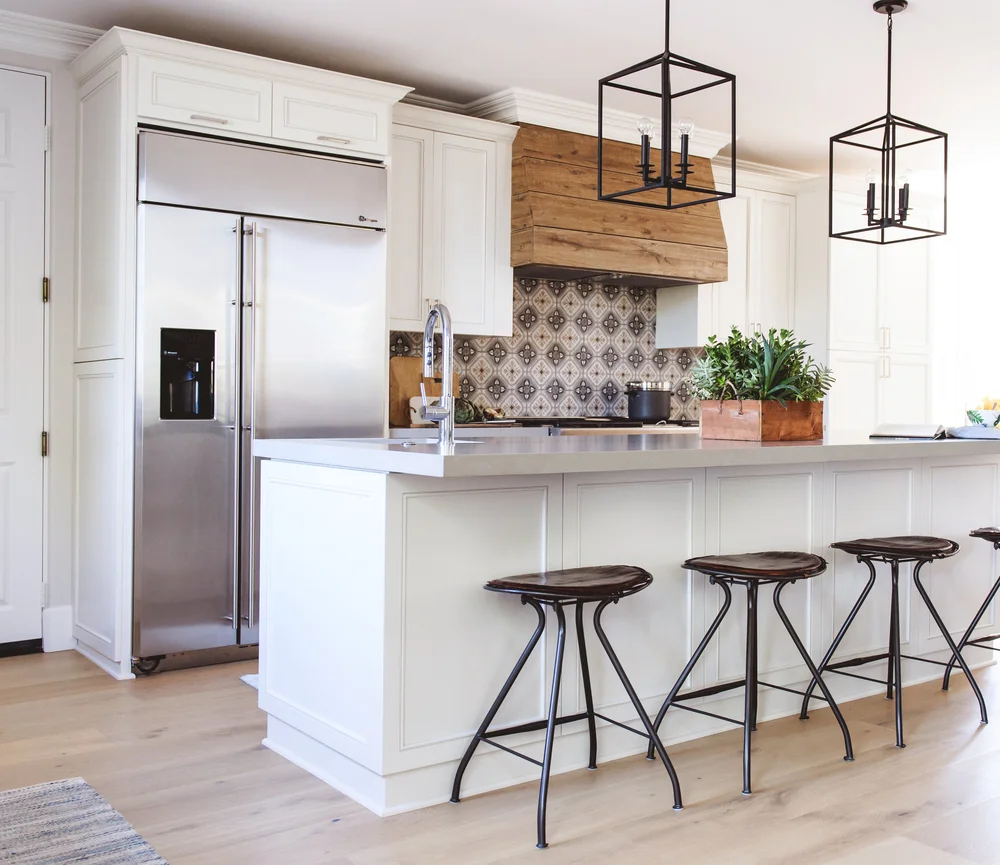 A how-to guide to kitchen island lighting — Savvy Interiors