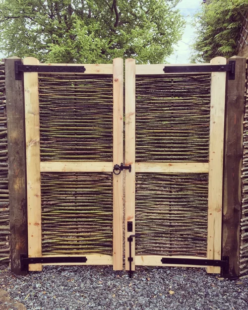 Woven Willow Gates & Arches - WonderWood