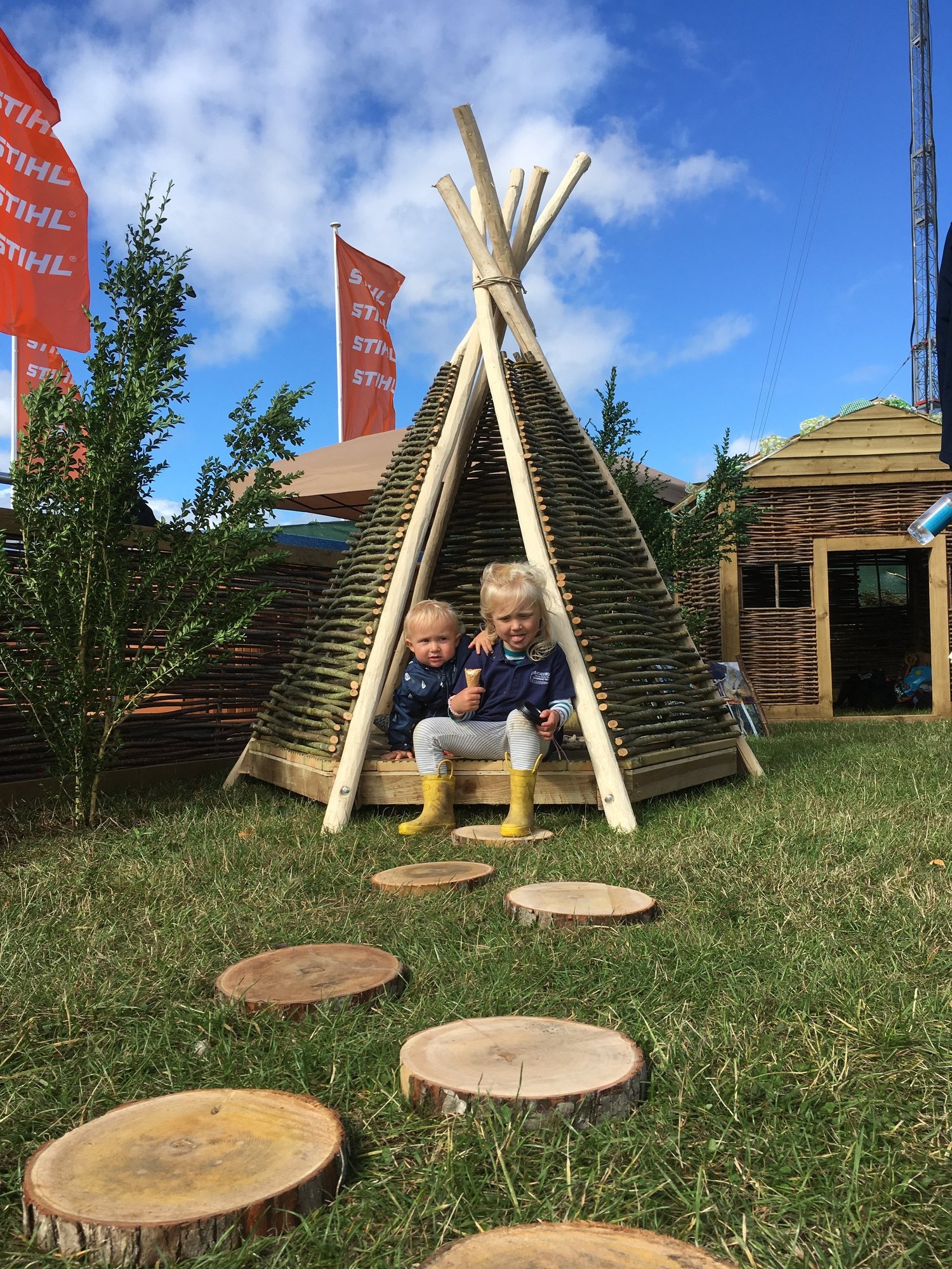 Dens & Treehouses - WonderWood