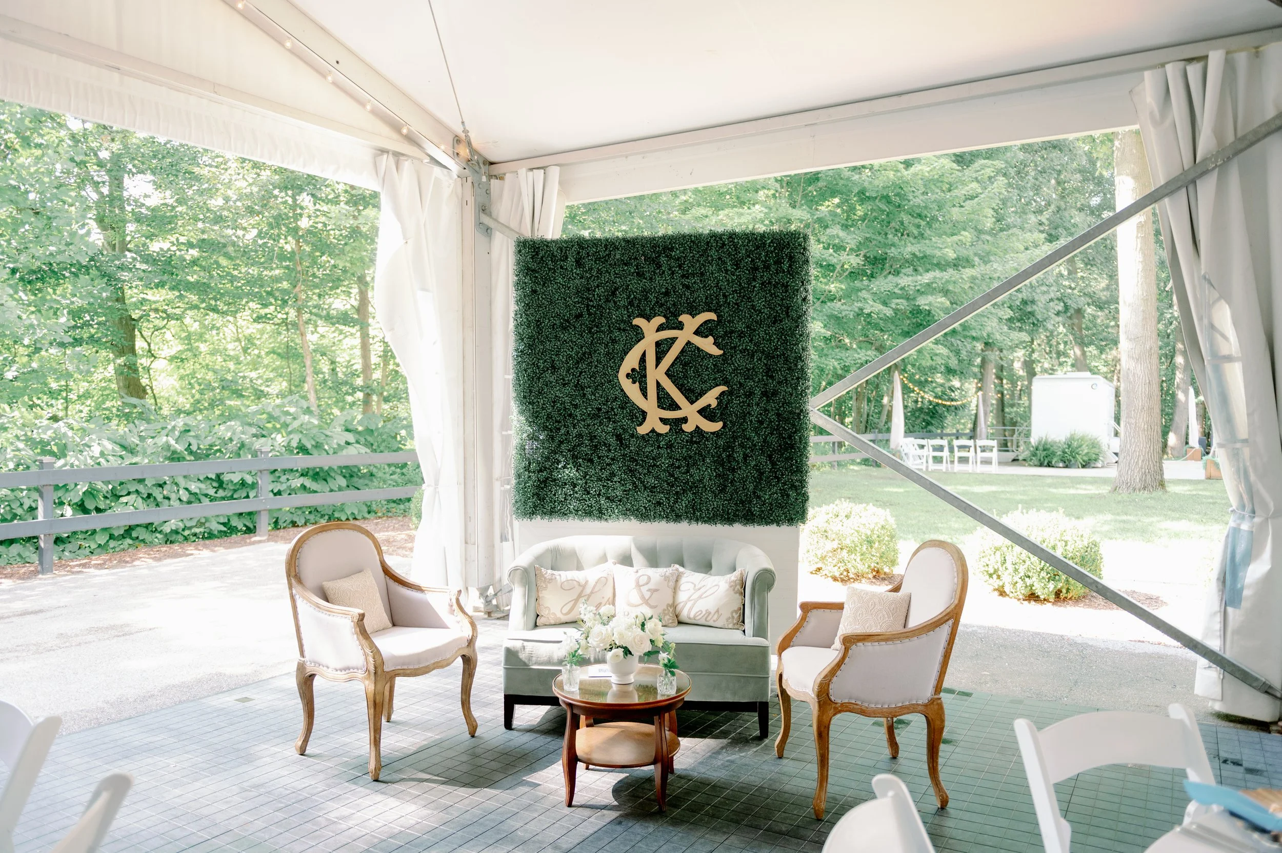 The Morris Estate — Boxwood Backdrop