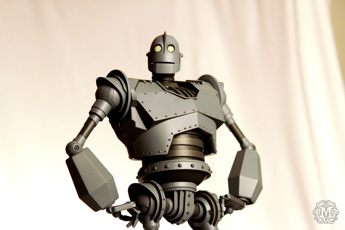 Mondo Iron Giant figure — Bigshot Toyworks