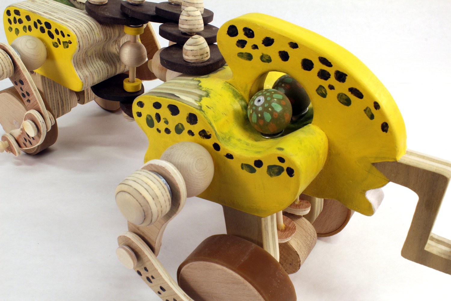 Chameleon Rolling Toy — hlee illustration