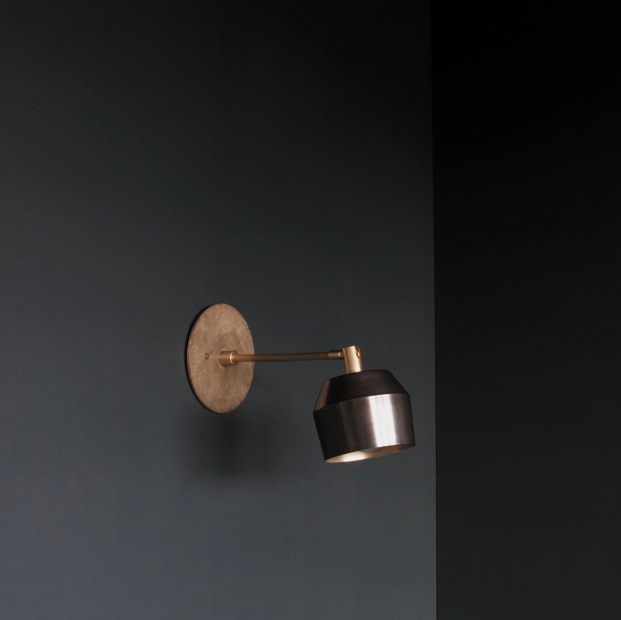 FORCHETTE LONG SCONCE — MATERIA DESIGNS