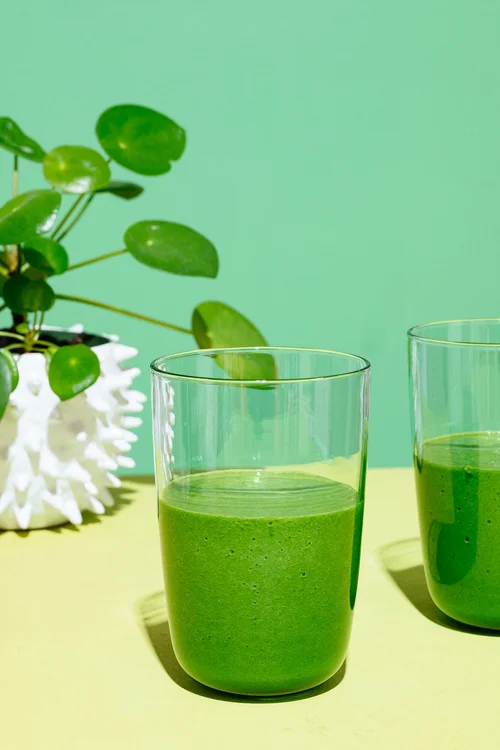 Kale and Pineapple Green Smoothie — The World in a Pocket