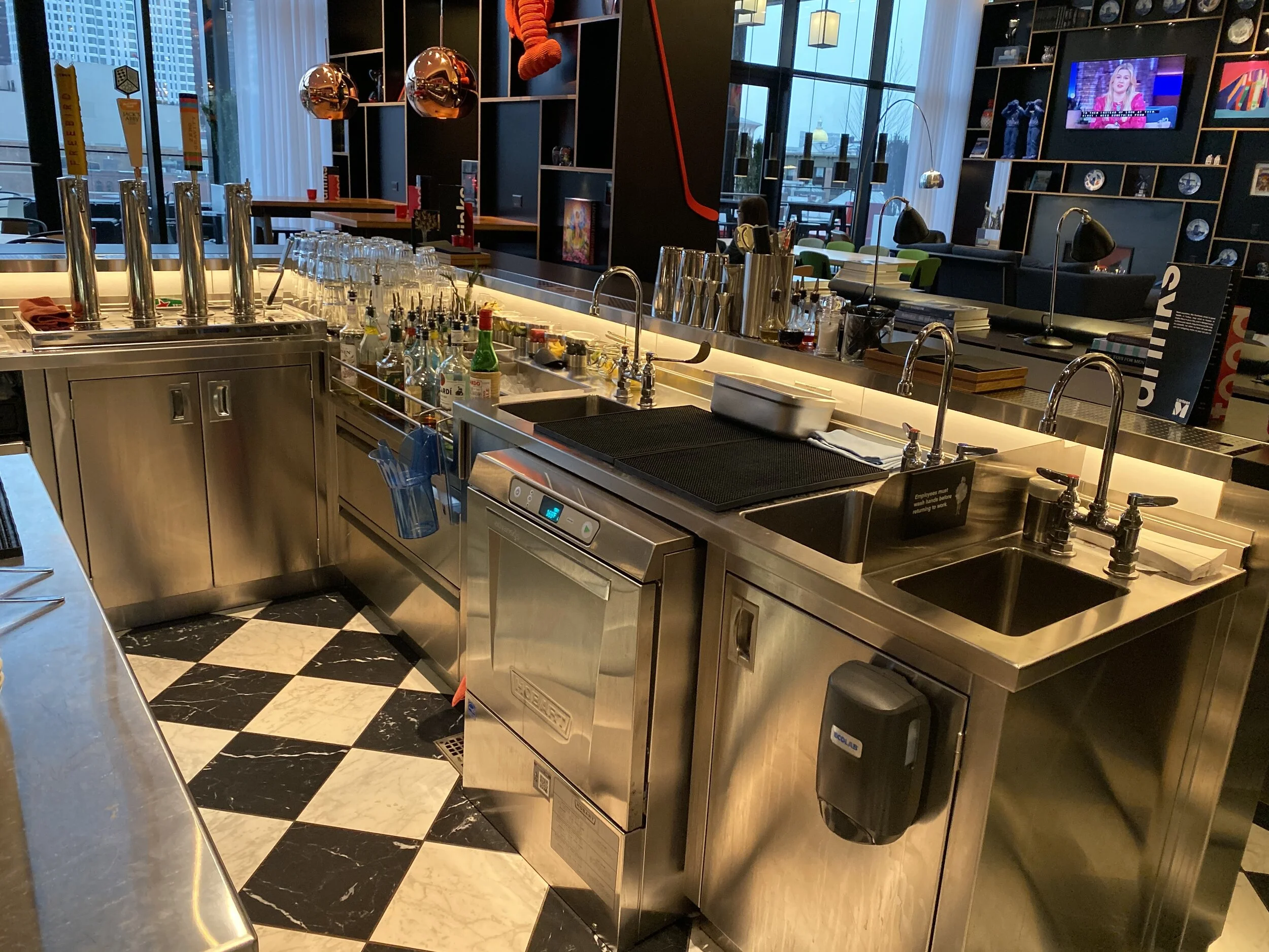 CitizenM Hotel — Boston Showcase Company