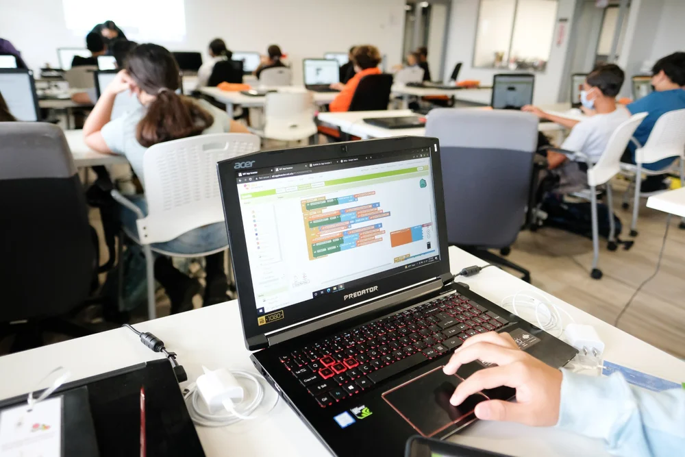 HackLab Academy ofrece una experiencia educativa innovadora los sábados ...