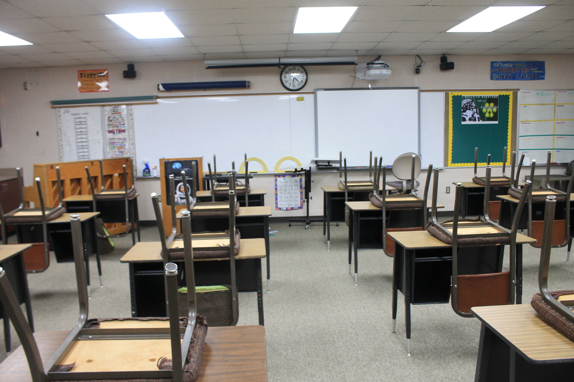 7th- 8th Grade Classroom — Saint John's Lutheran Church and School