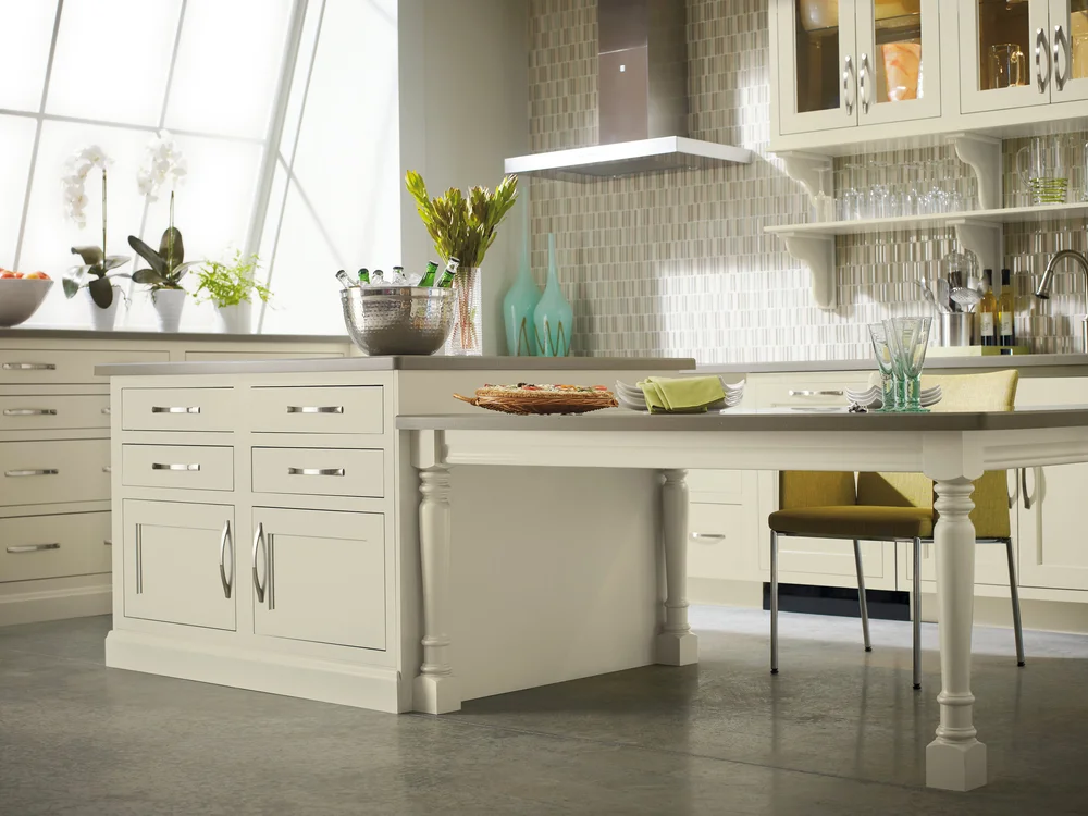 Contemporary Chic — Platinum Kitchen Designs