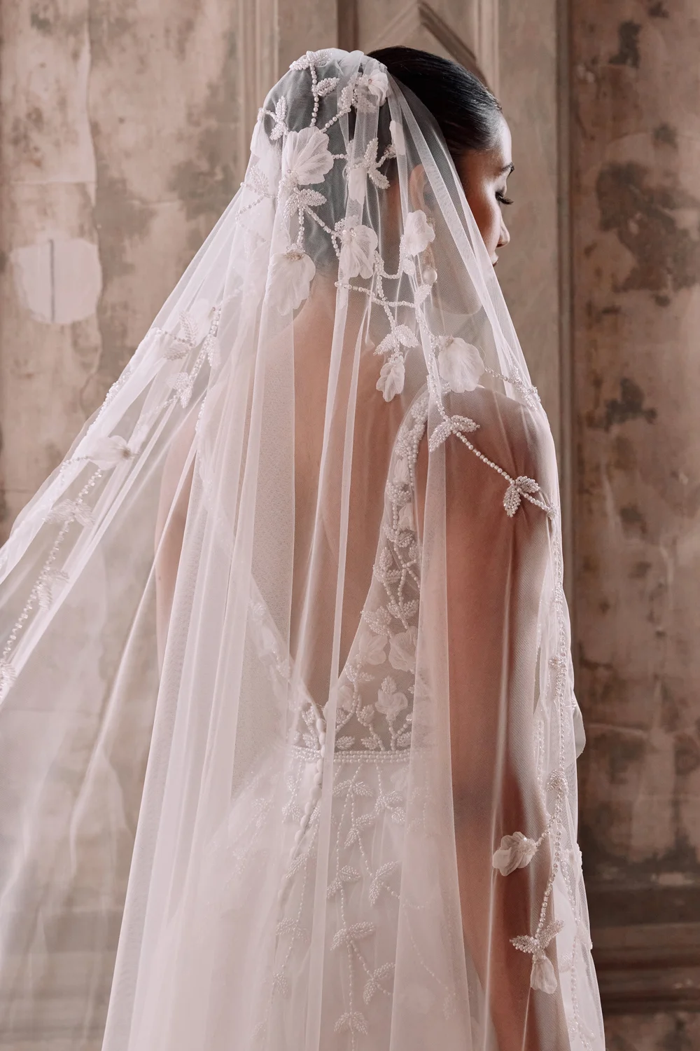Selecting The Perfect Veil — Anna Campbell