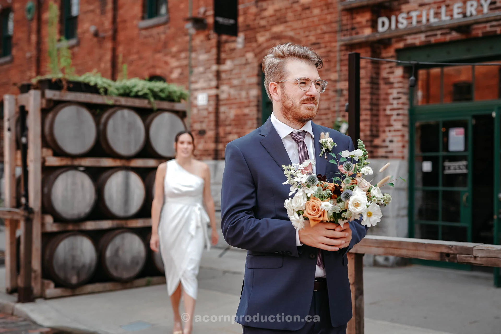 A casual outdoor wedding at the distillery district in Toronto ...
