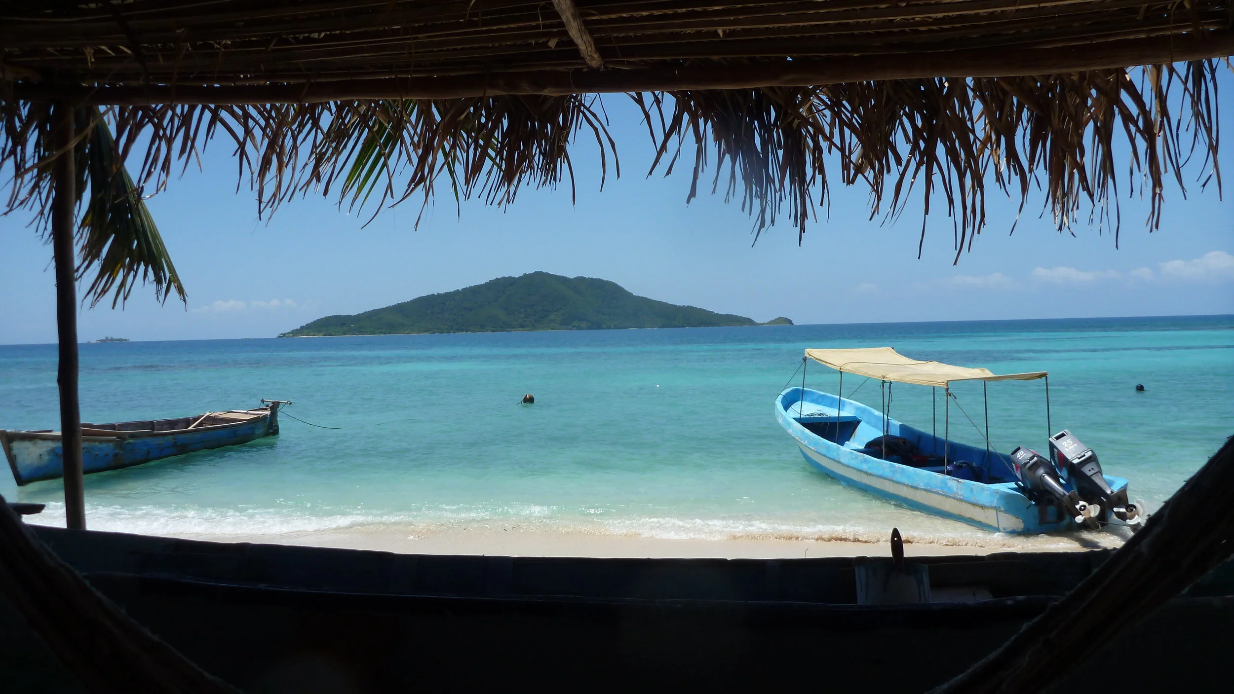 A day tour to Cayos Cochinos — Las Cascadas Lodge