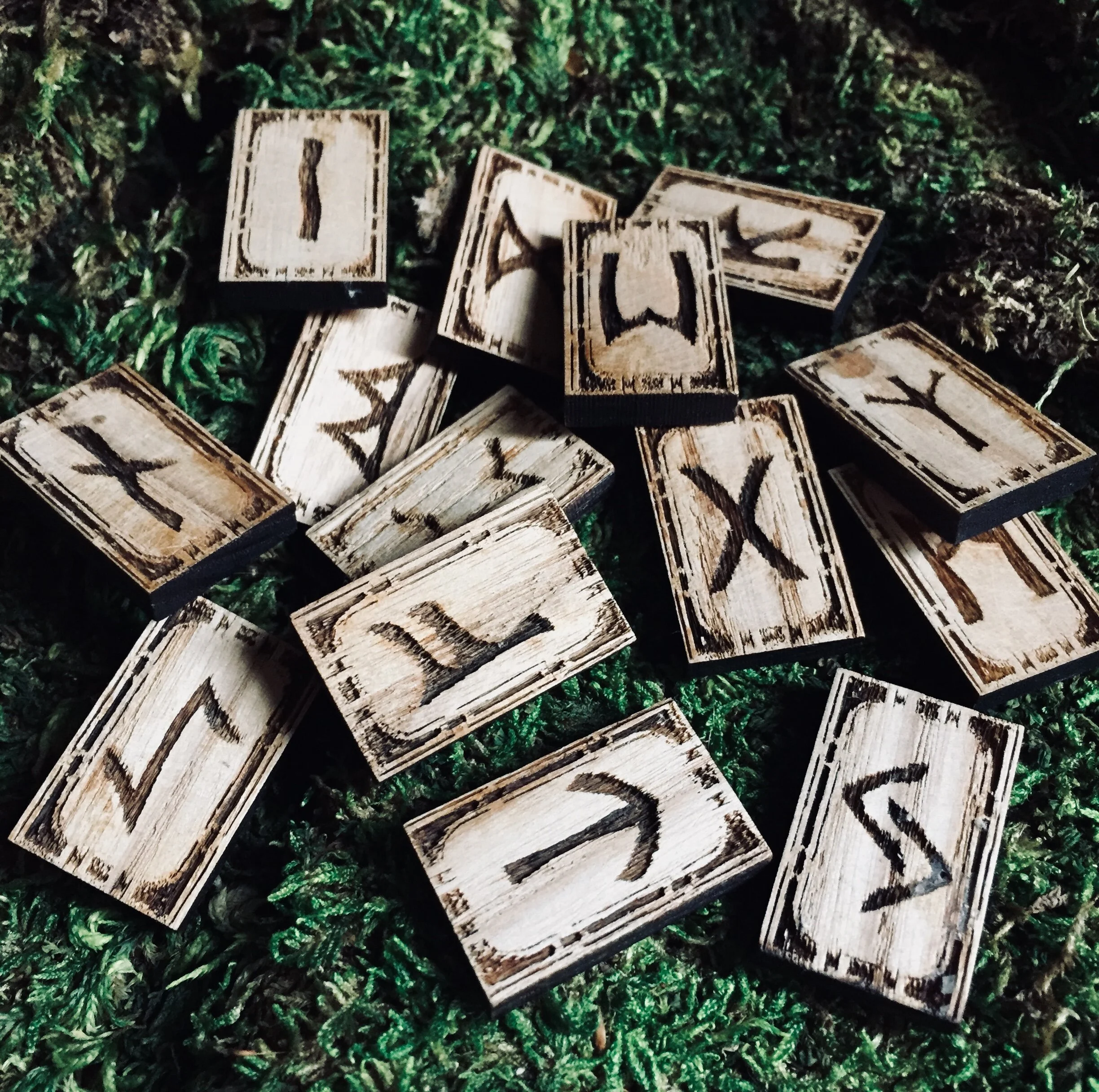 Rune Reading — The Peculiar Daughter