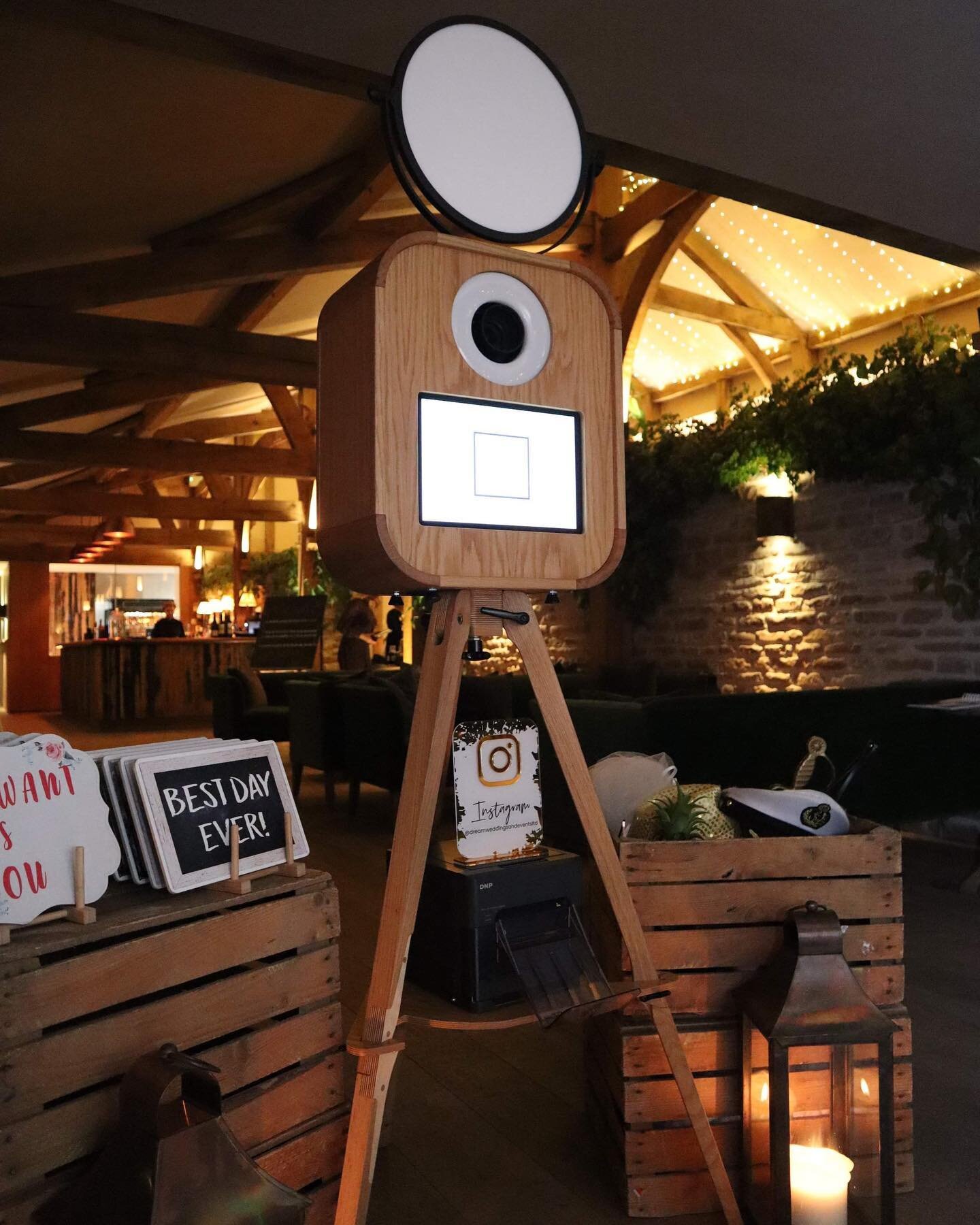 Retro wooden luxury Photo Booth Hire Nottingham, Derby, Leicester, East ...