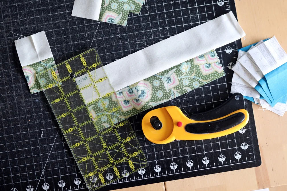 Jacob's Ladder bee blocks — Stitched in Color