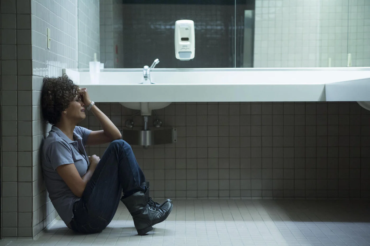 'The Call' movie review: Halle Berry is a 911 operator in tense ...