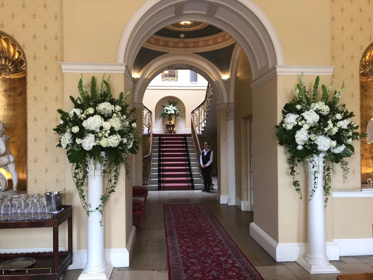 Top tips for using flowers in a Manor House - Vicinity Weddings