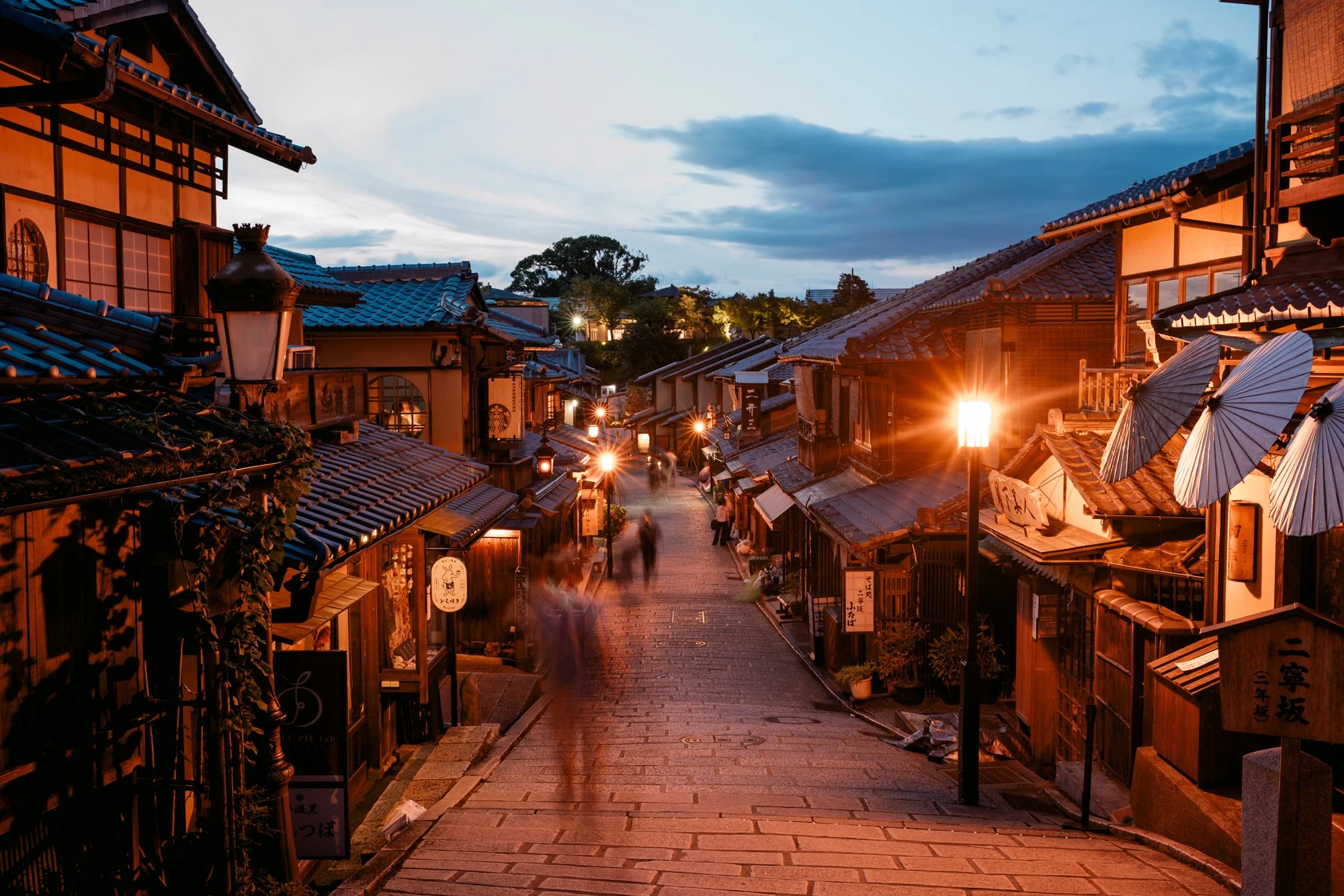 Kyoto's Gion district closed off — Simon Migaj studio