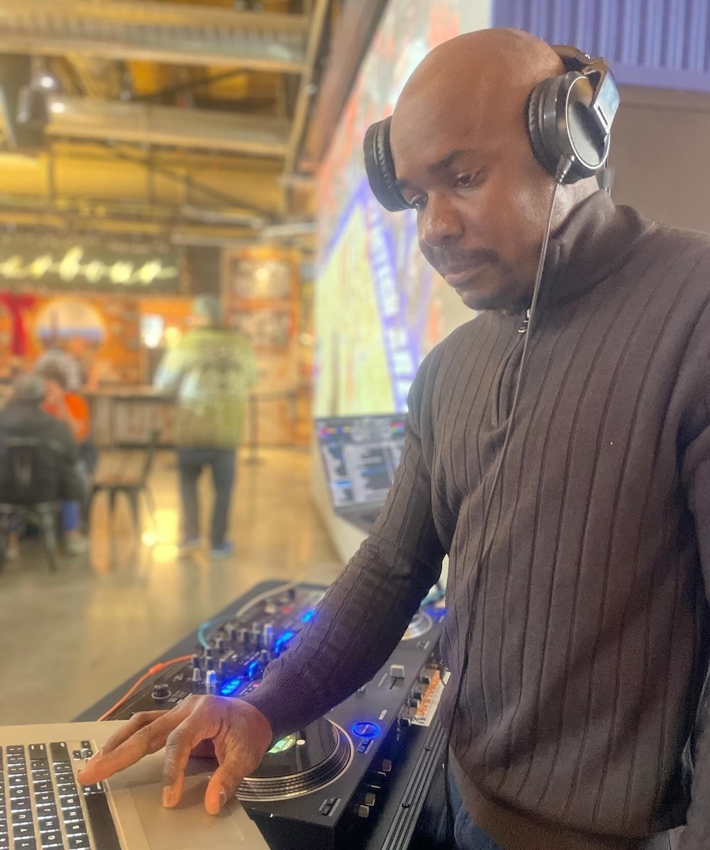 WQRT 99.1 FM Indianapolis