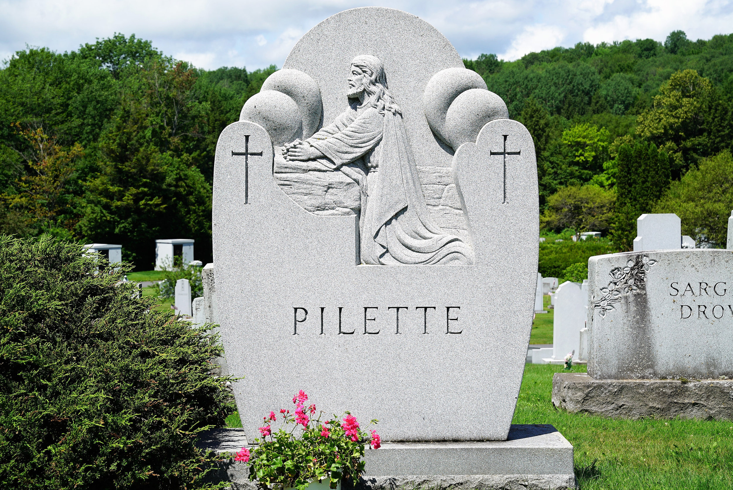 Headstone Designs — Local Cemeteries