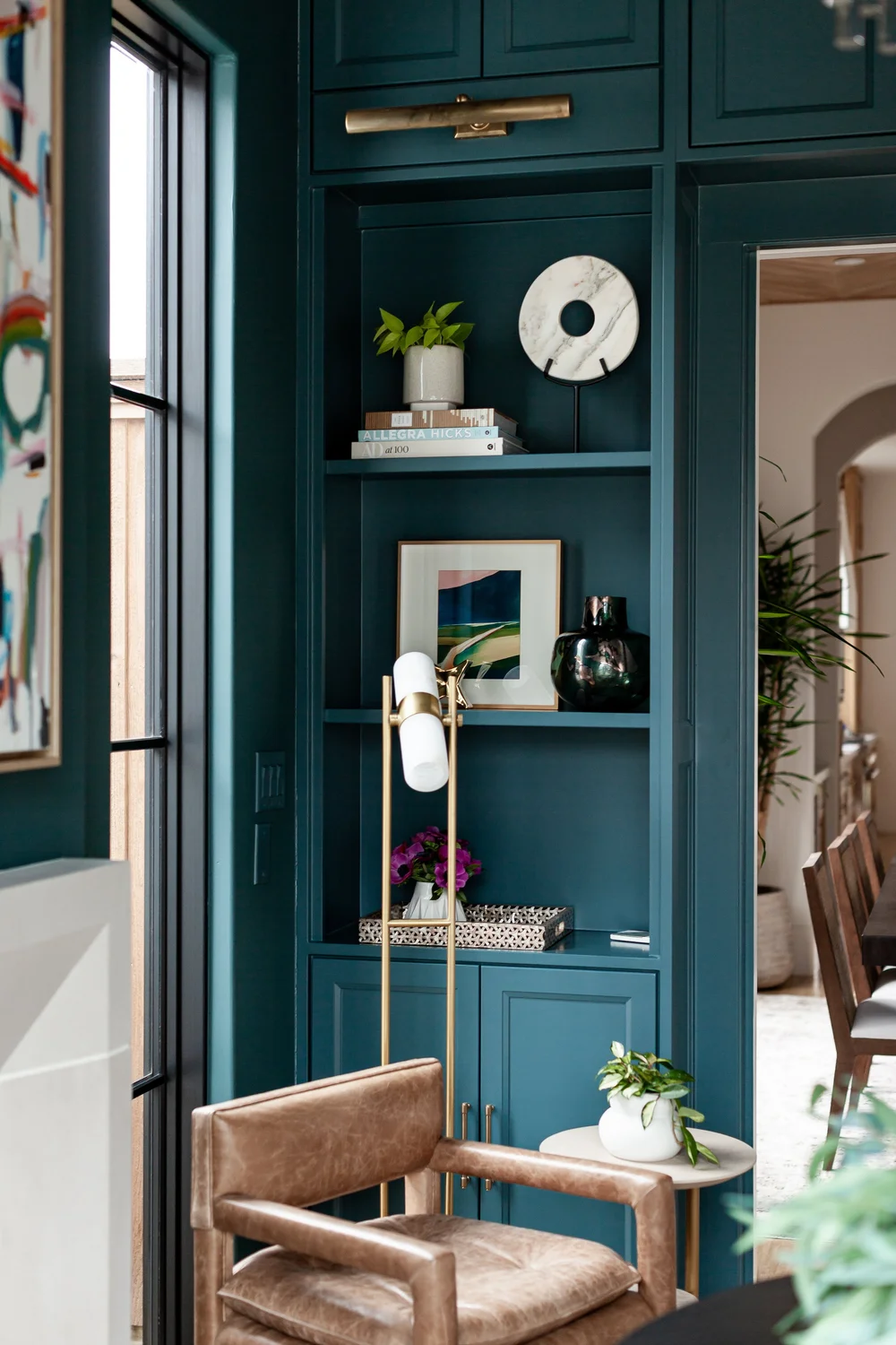 5 Shelf Styling Tips from Dallas Interior Designers