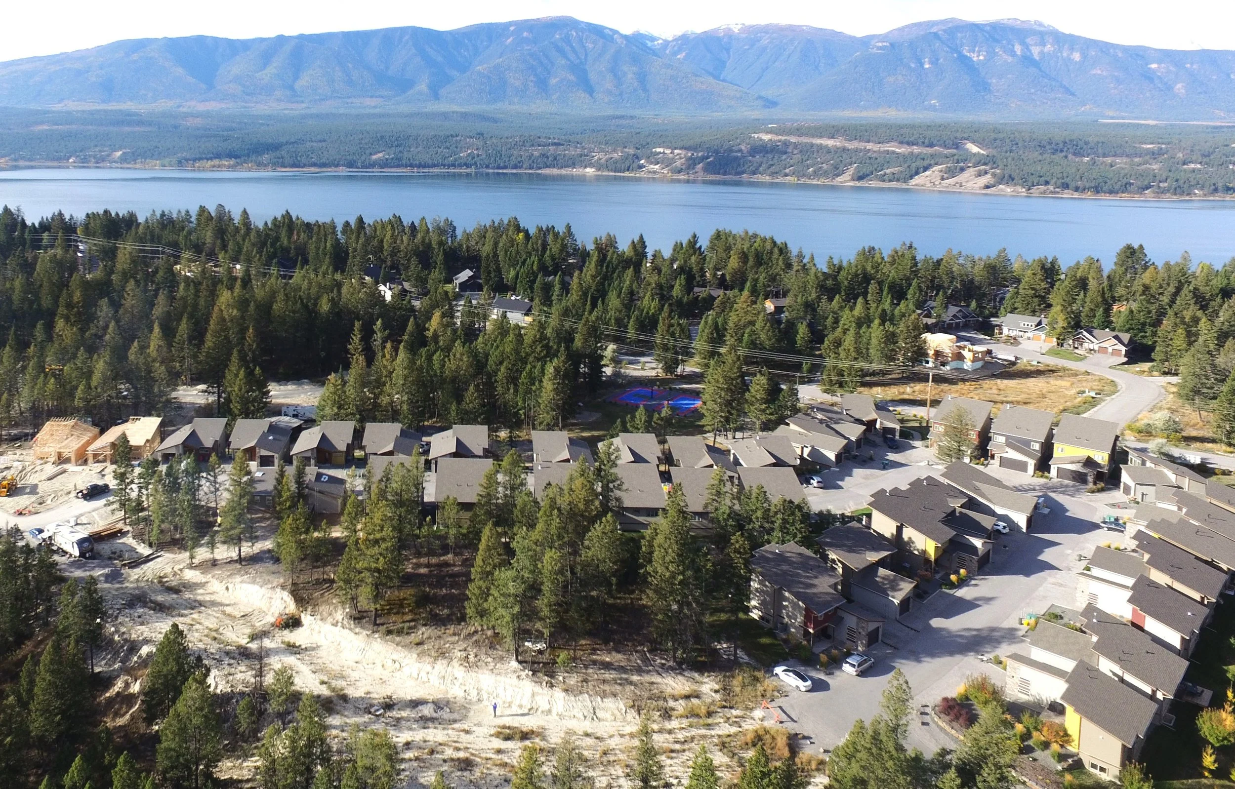 The Hideaways at Tegart Ridge - Cabins for sale on Lake Windermere, BC