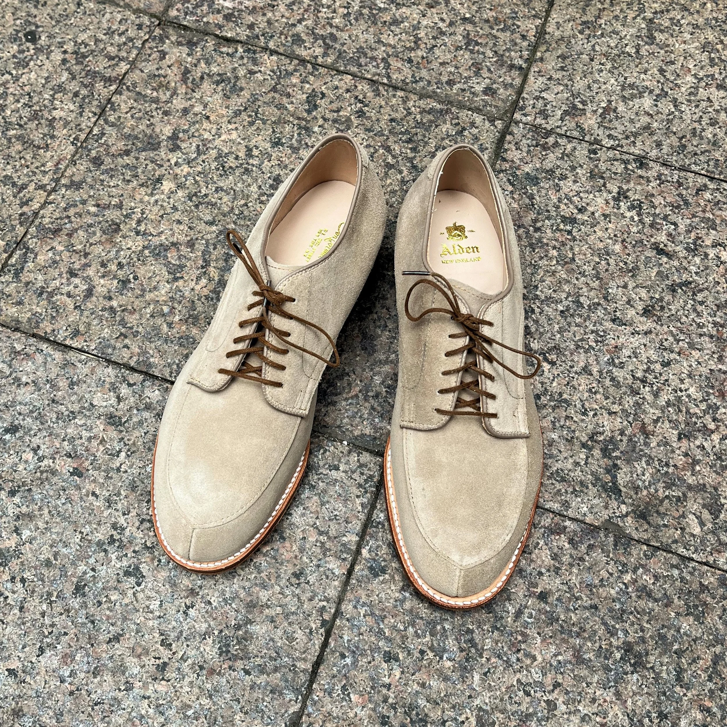 #D2601 Milk Shake Suede — mouldedshoe