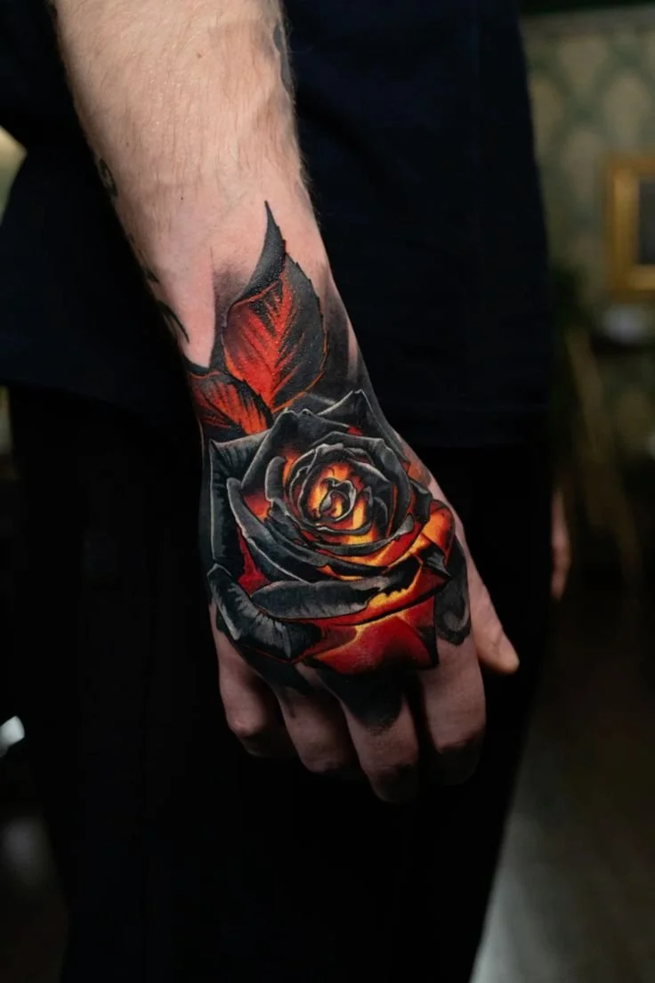 34 Idee di Tatuaggi sulle Mani: Migliore Idee e Design