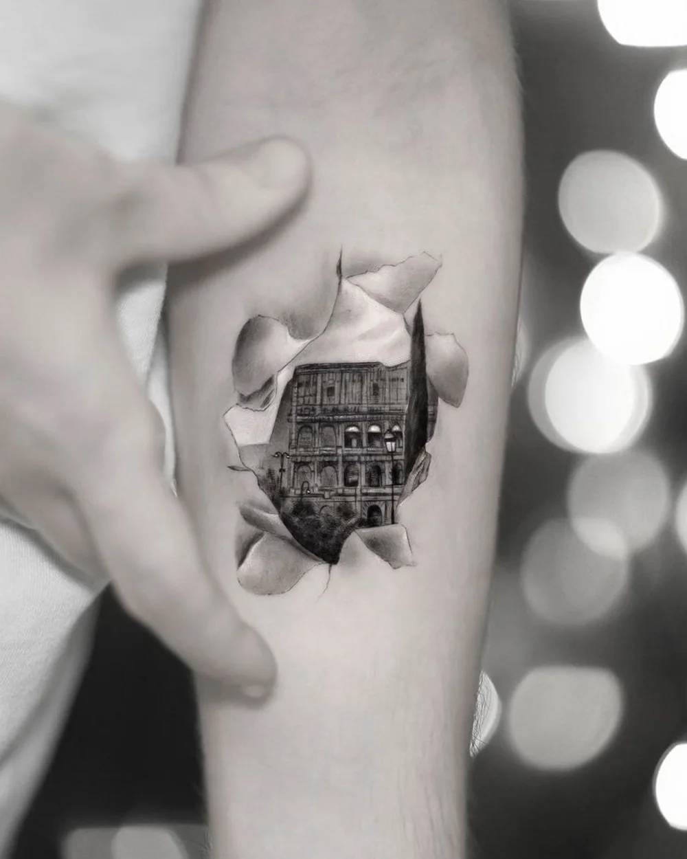 Tiny Masterpieces: The Ultimate Guide to Micro-Realistic Tattoos in 2025