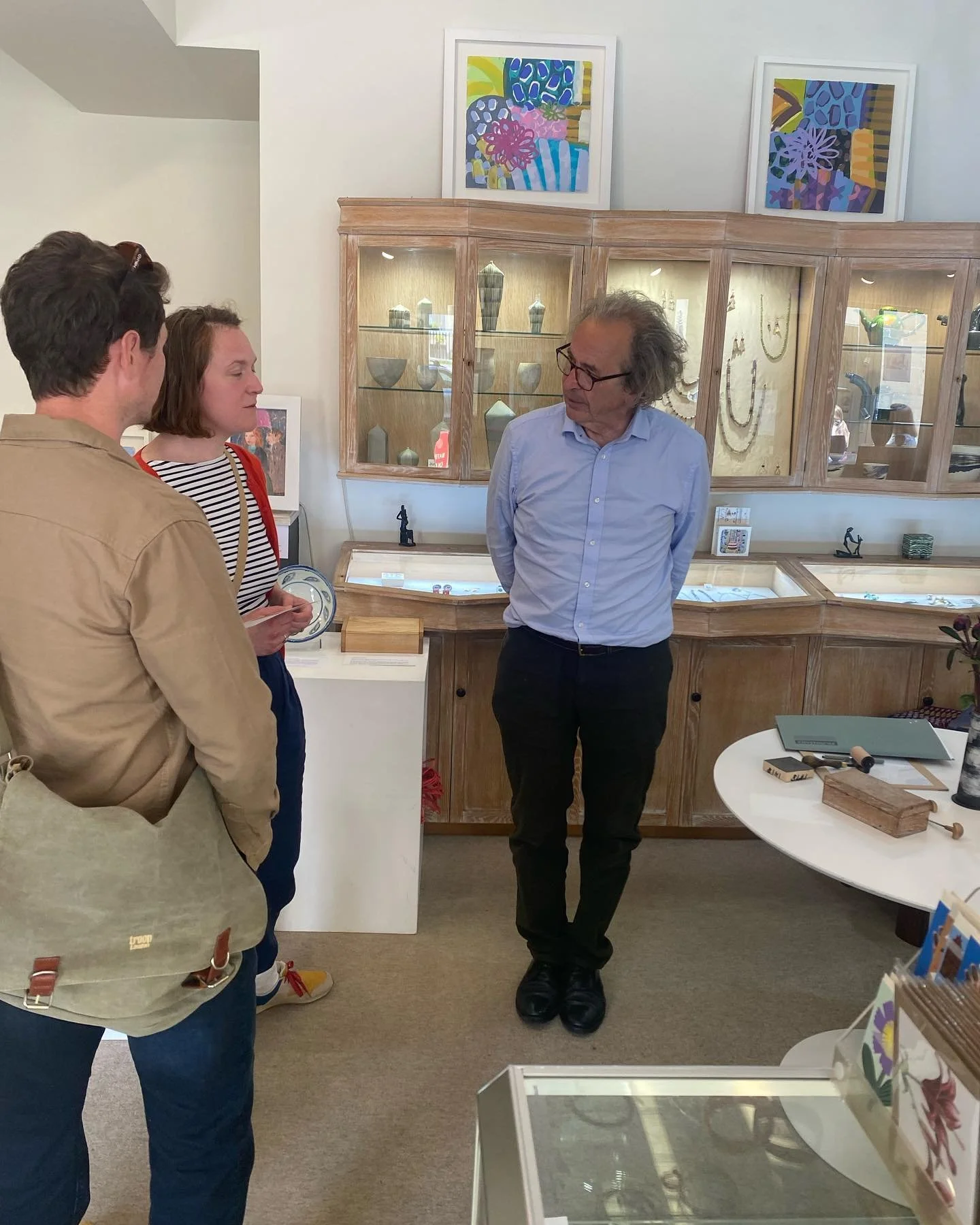 Gallery Nine Bath - Gallery for collectable Arts and Crafts