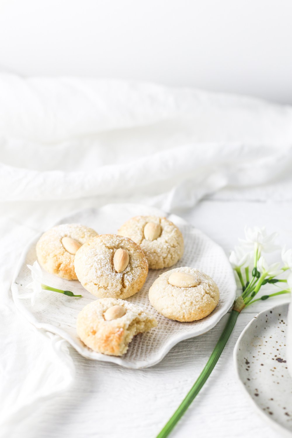 The Best Almond Macaroons Recipe — decor8