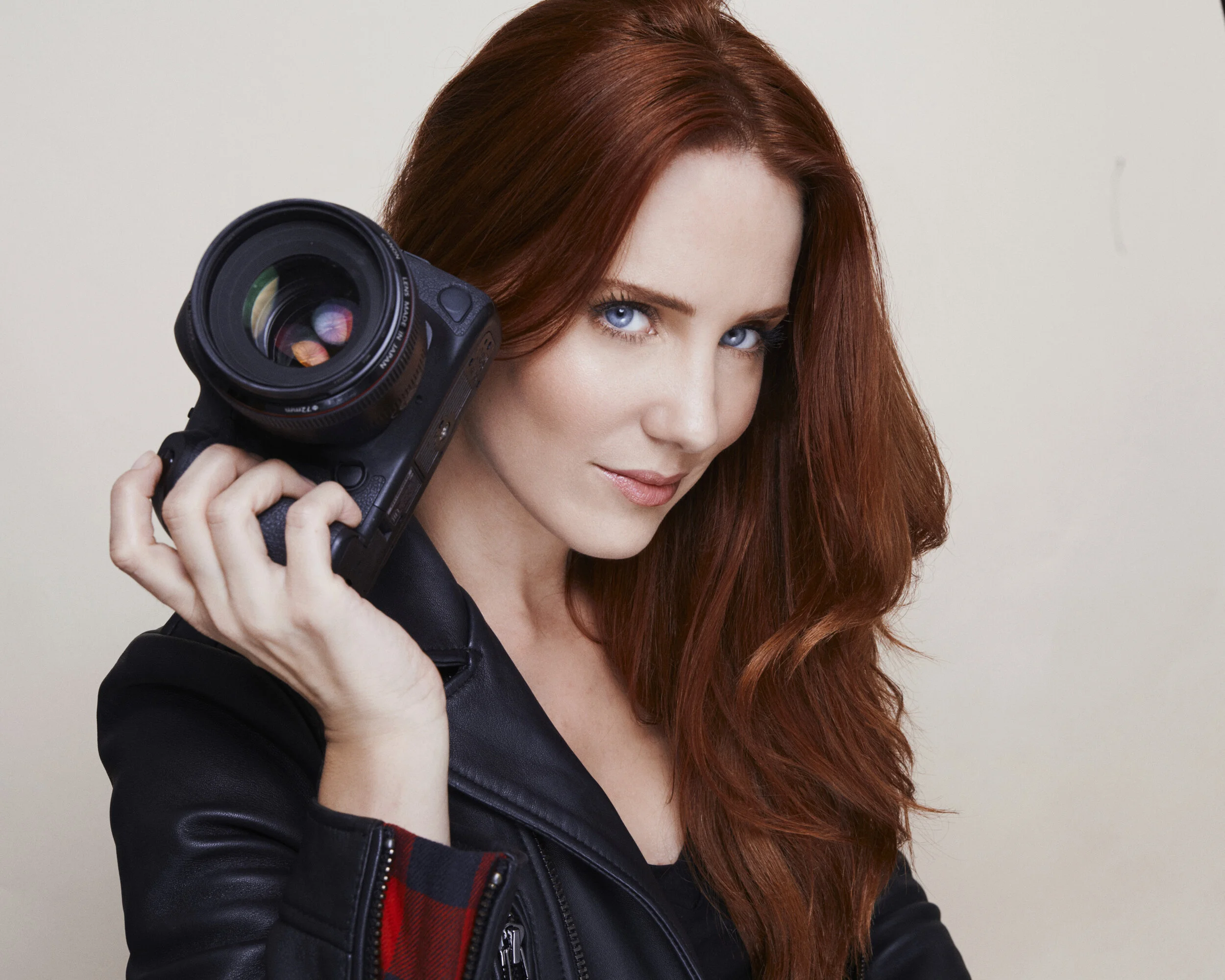 A B O U T — S I M O N E S I M O N S