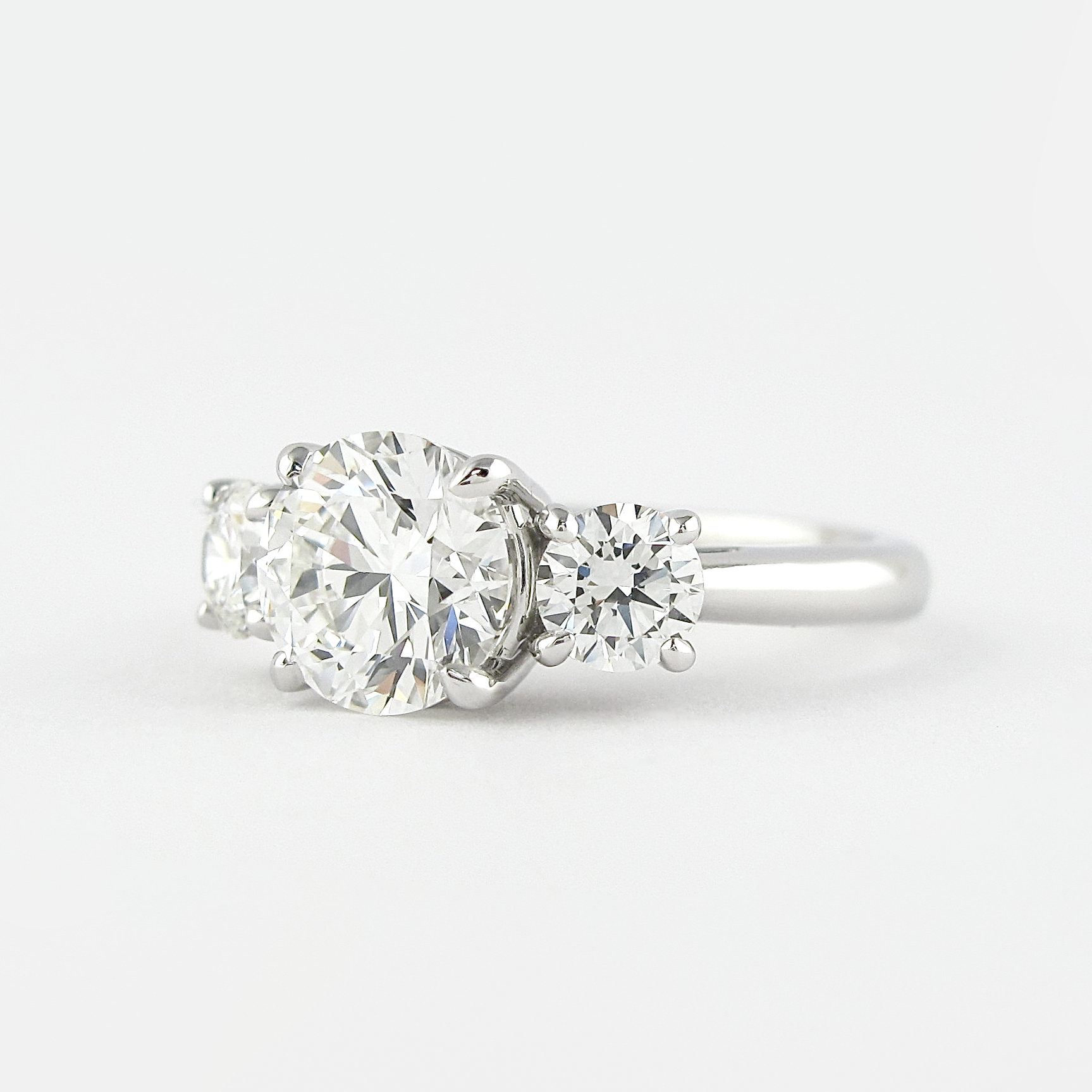 Michael Alan Jewelers-3-Stone Round Setting (Round)