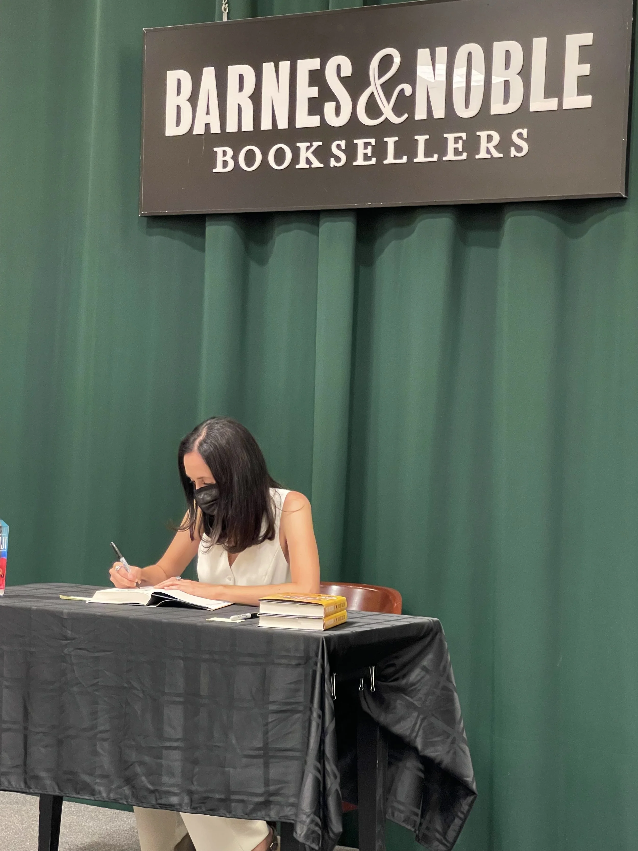 Nikki Erlick - NYT-Bestselling Author