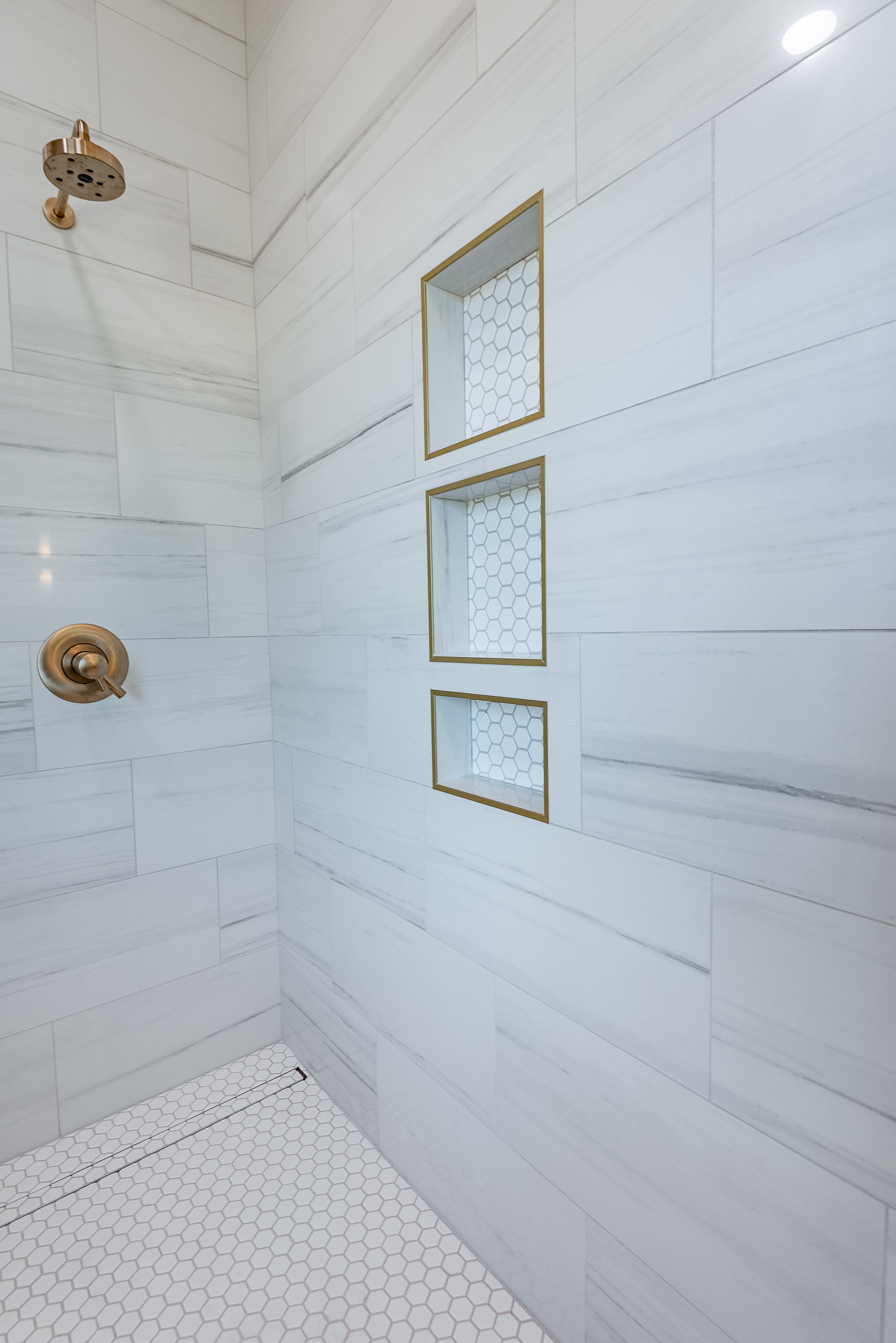 Davis: Primary — Mouery's Flooring