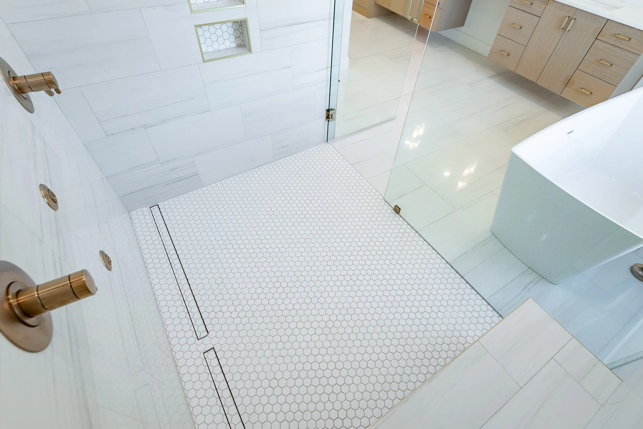 Davis: Primary — Mouery's Flooring