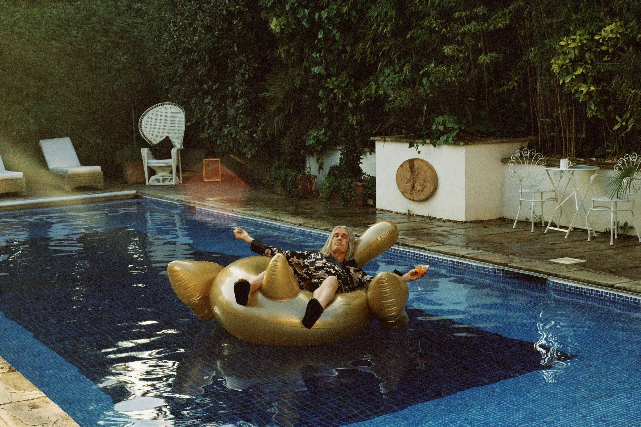 CHLOË THOMSON CV - DIRECTOR OF PHOTOGRAPHY - ECHO ARTISTS — echo