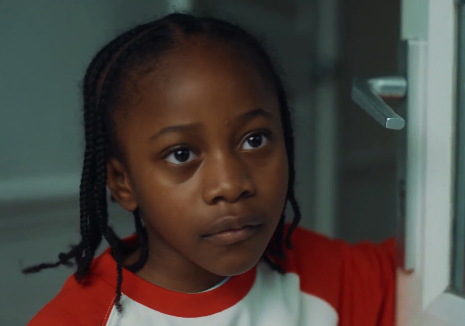 BOBBIE COUSINS - BARNARDOS — echo