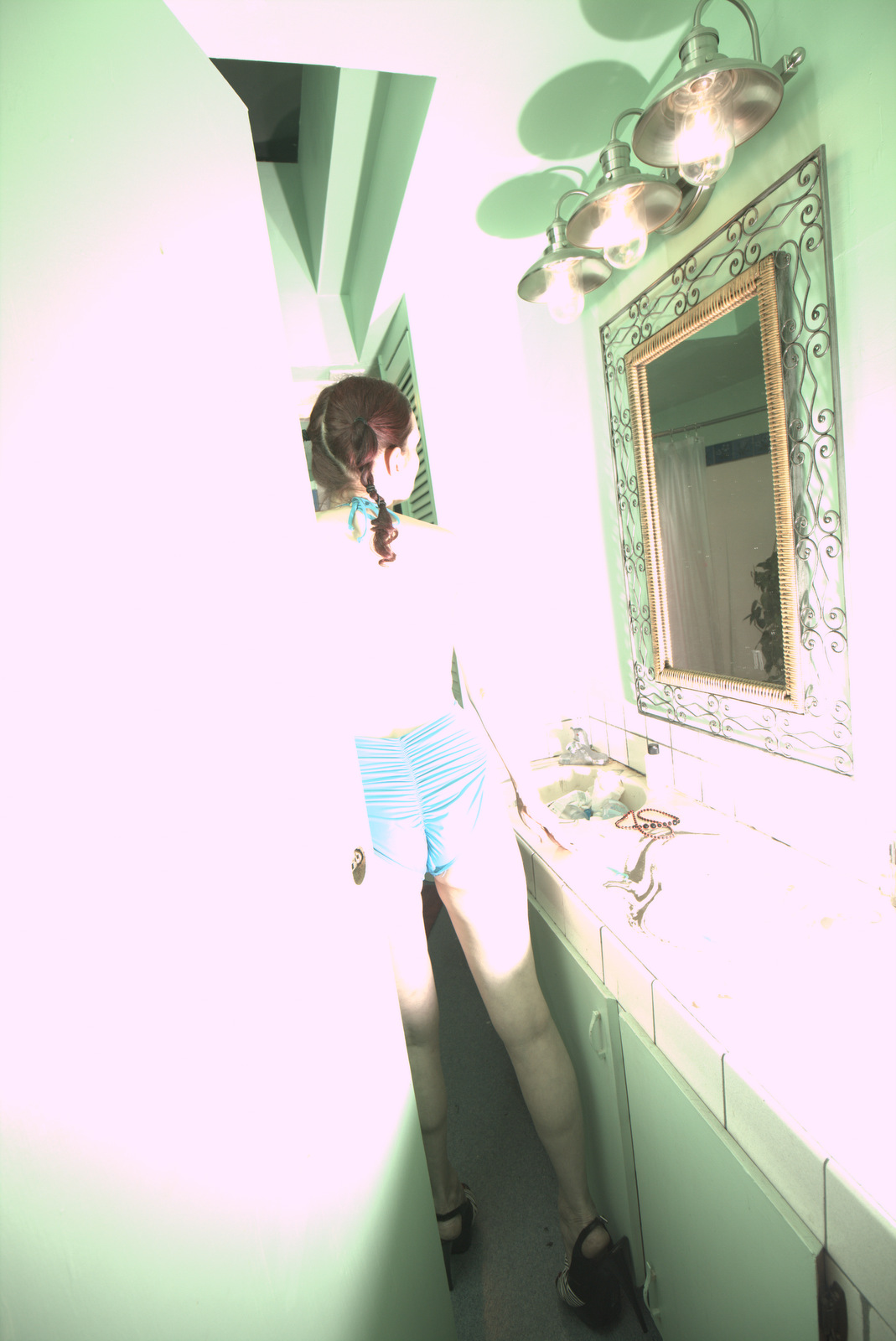 I— Zinnia Blue Presents