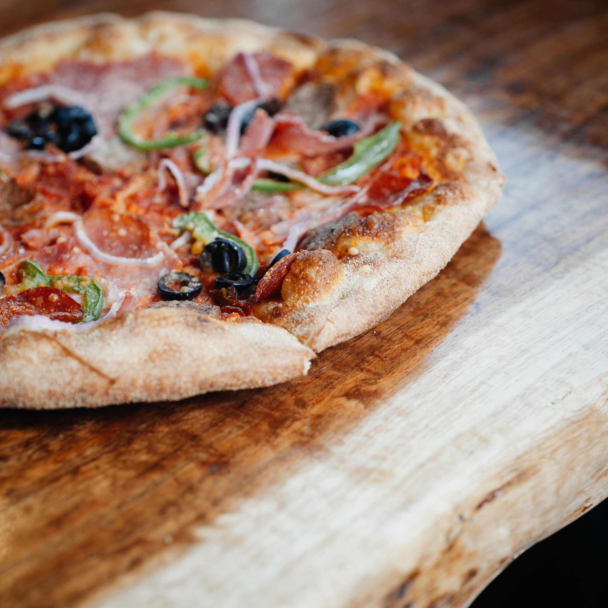 Railroad Pub & Pizza