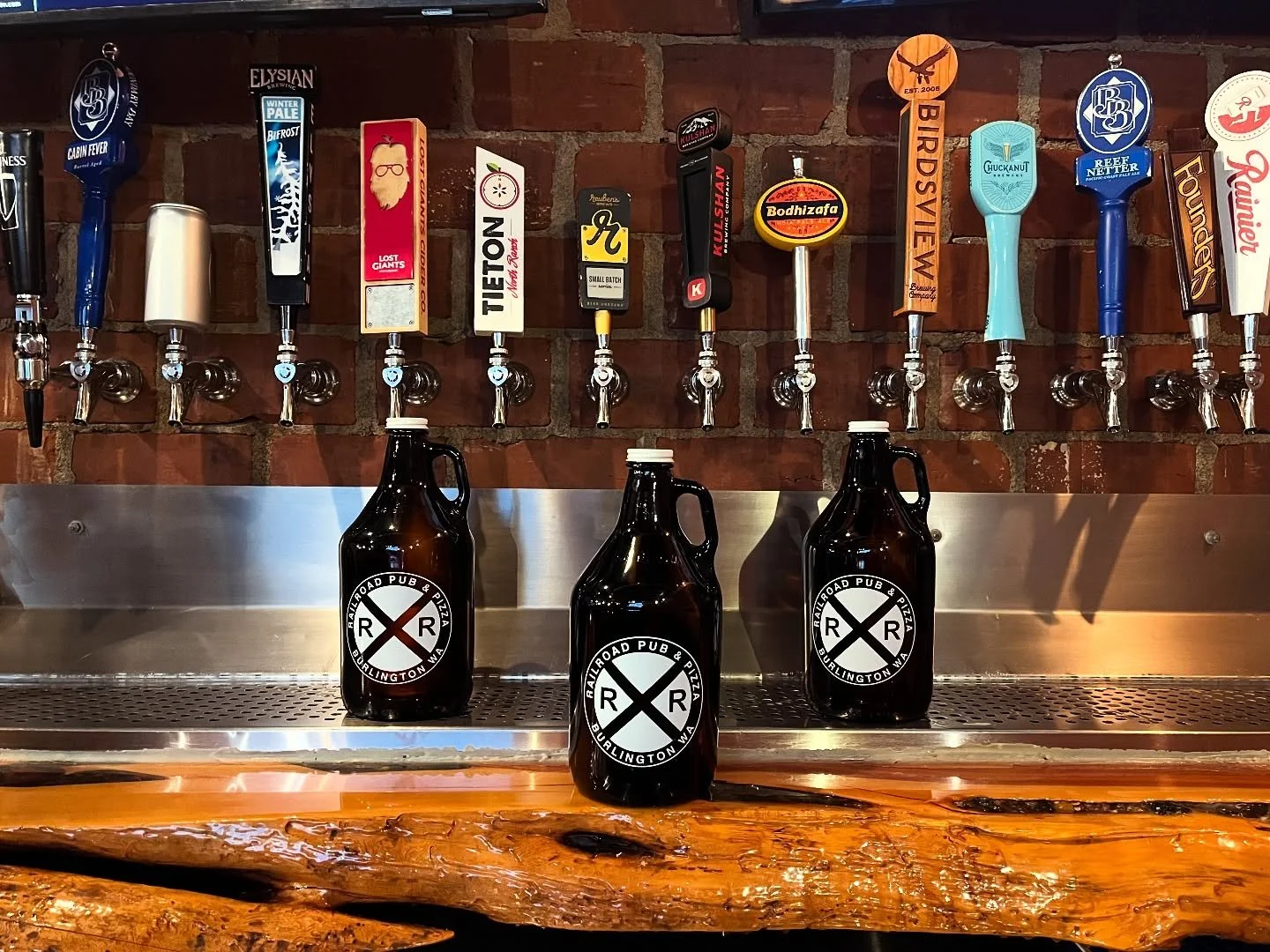 Railroad Pub & Pizza