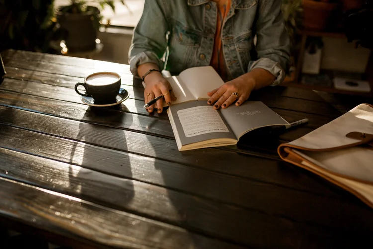 How to Start a Book Club at Work with Book Club Ideas for Team Building ...