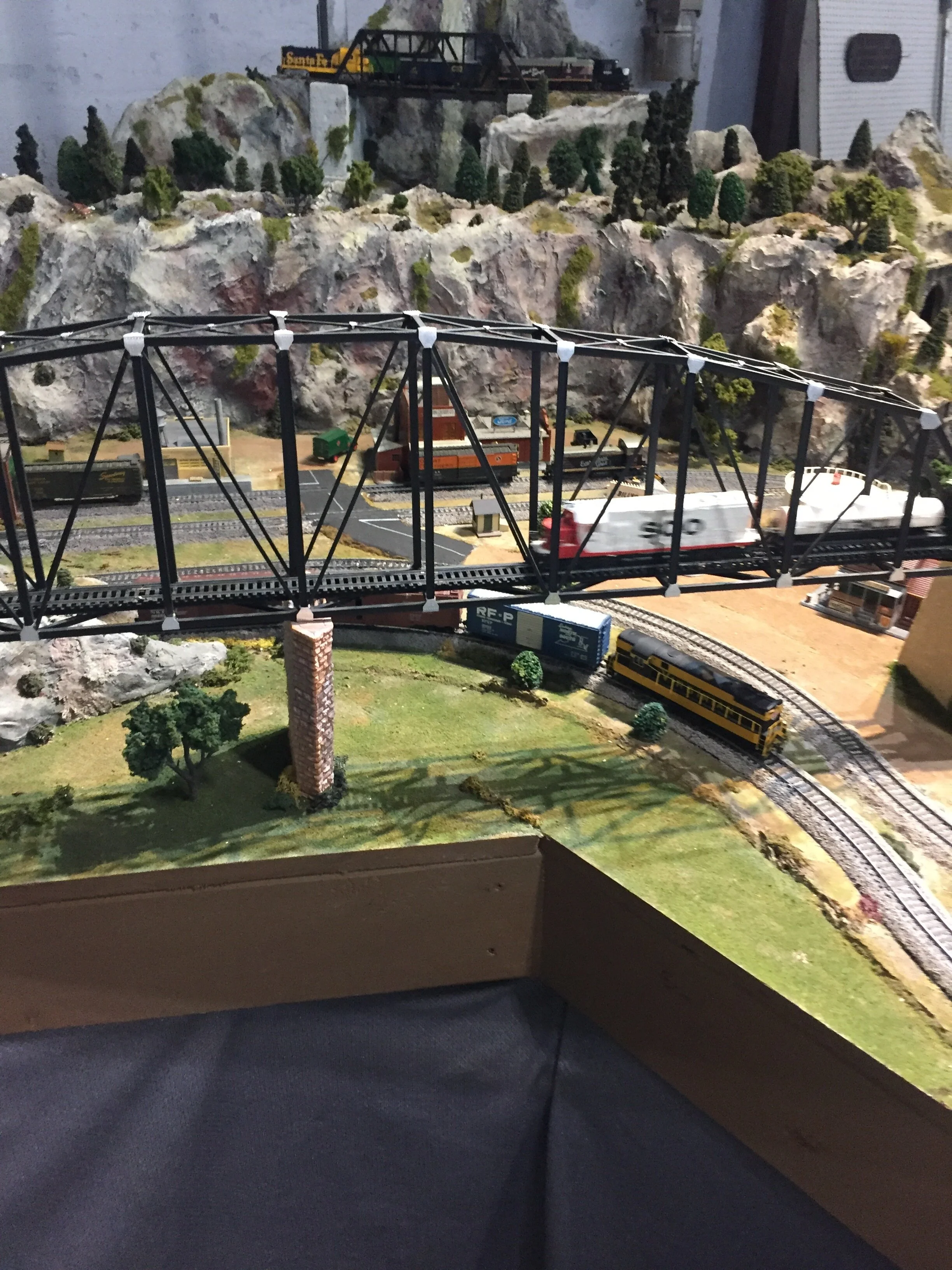 Steller Display HO Scale — Model Trains Station — Family fun at the ...