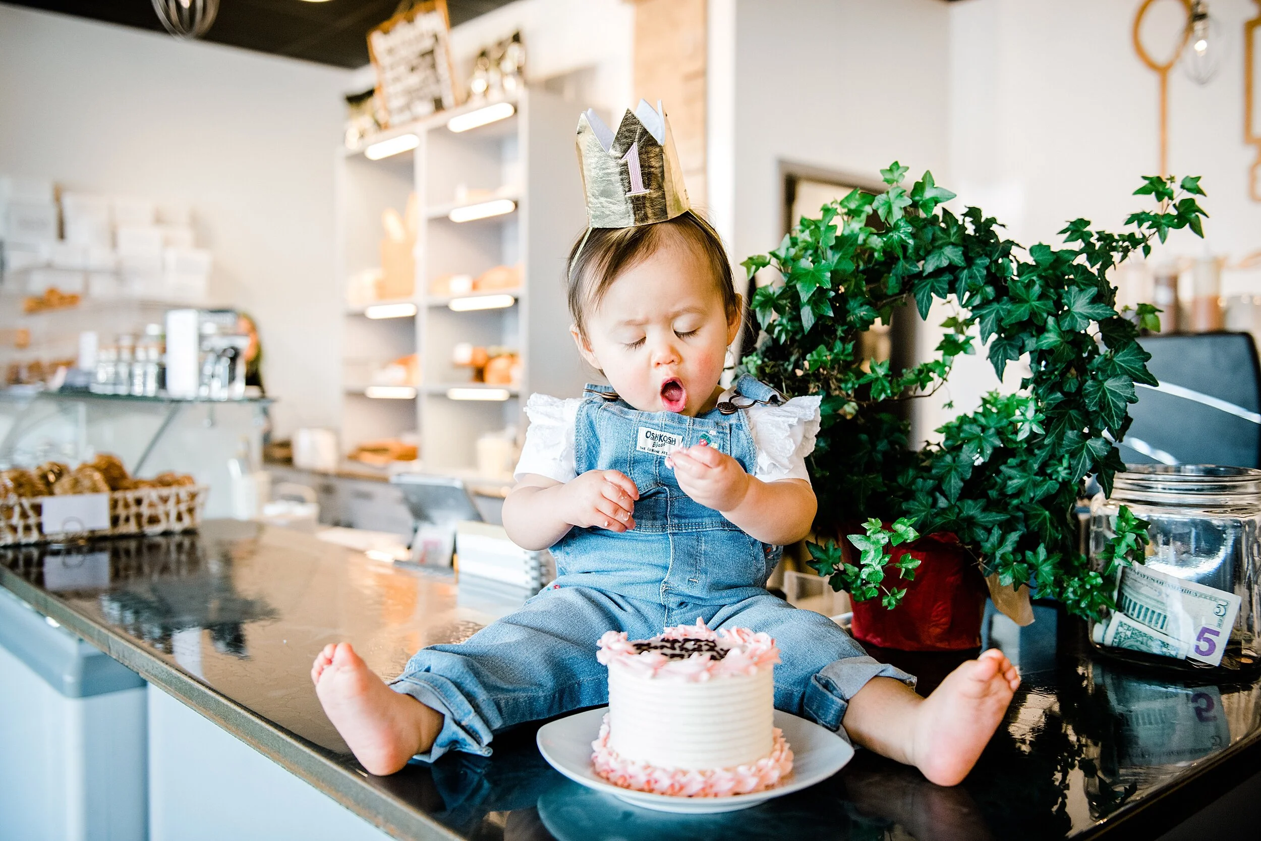 Gemma's Cake Smash at Craft Bakery — Pensacola Photographer | Natalie ...